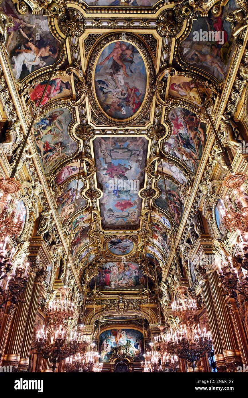 Le Grand Foyer - Opéra de Paris - Palais Garnier - France Stock Photo ...