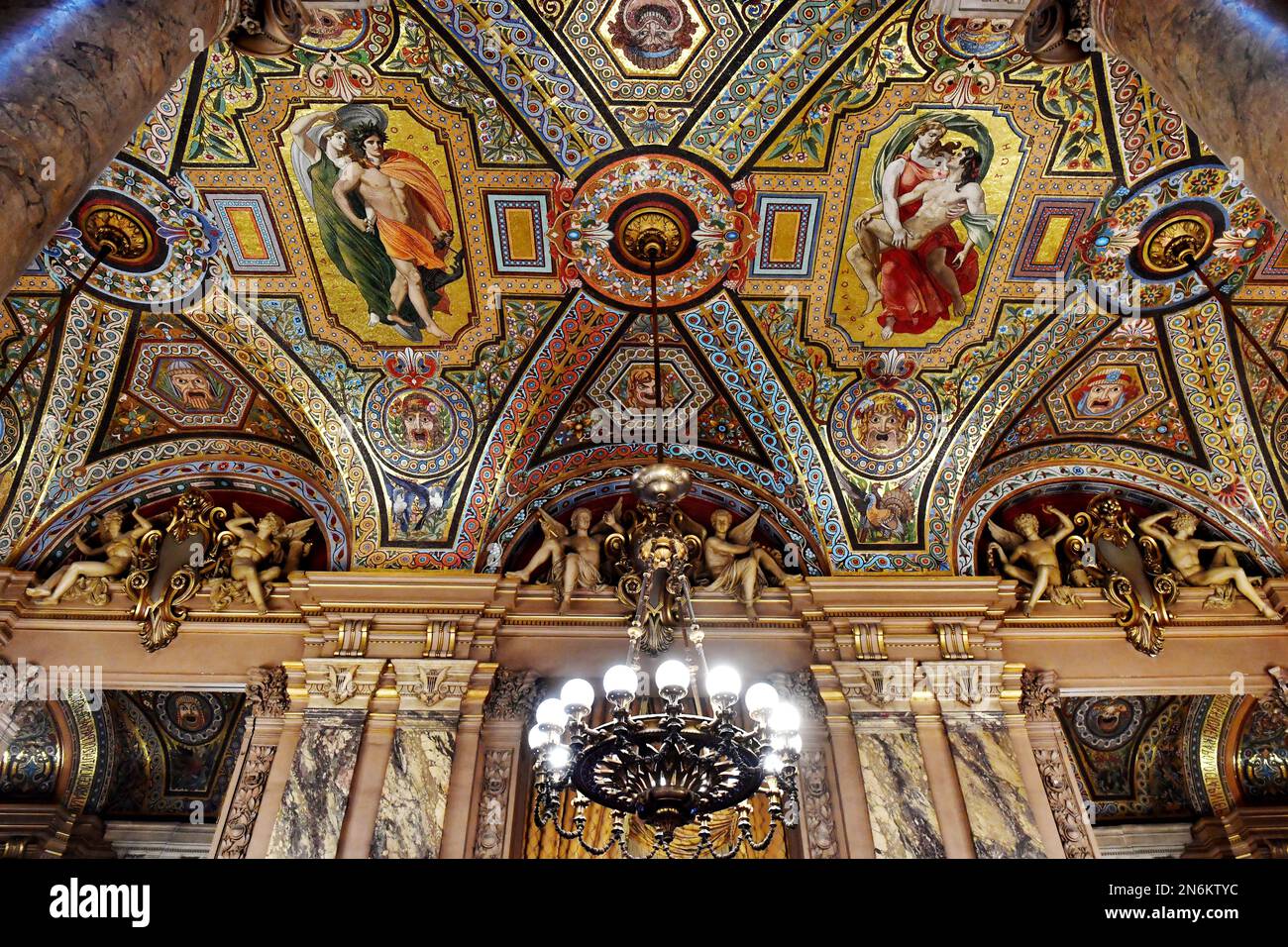 Le Grand Foyer - Opéra de Paris - Palais Garnier - France Stock Photo ...