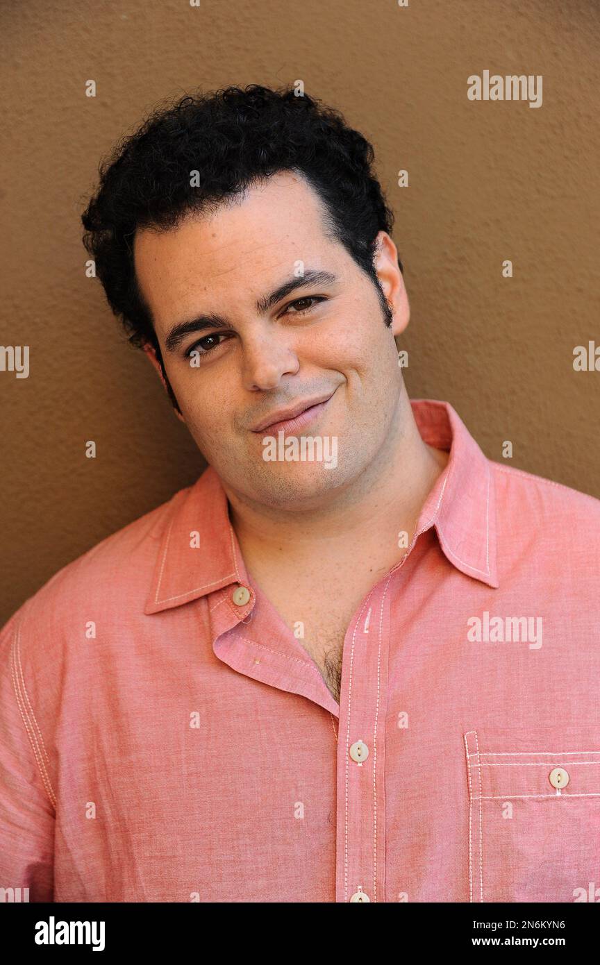 Josh Gad poses for a portrait at the Four Seasons Hotel on Monday, Sept ...