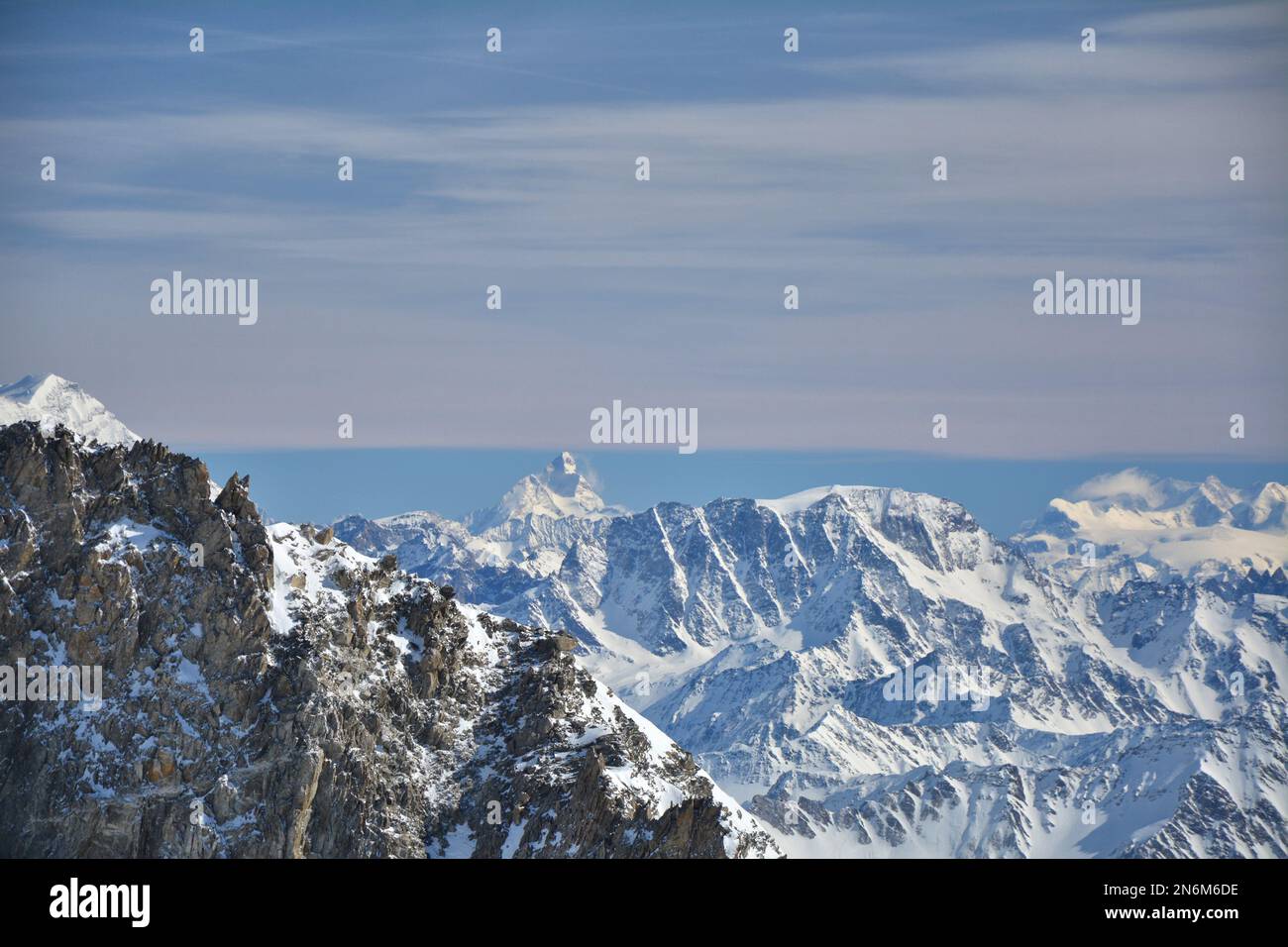 Scenic winter panorama of Alps from Punta Helbronner in Italy ...