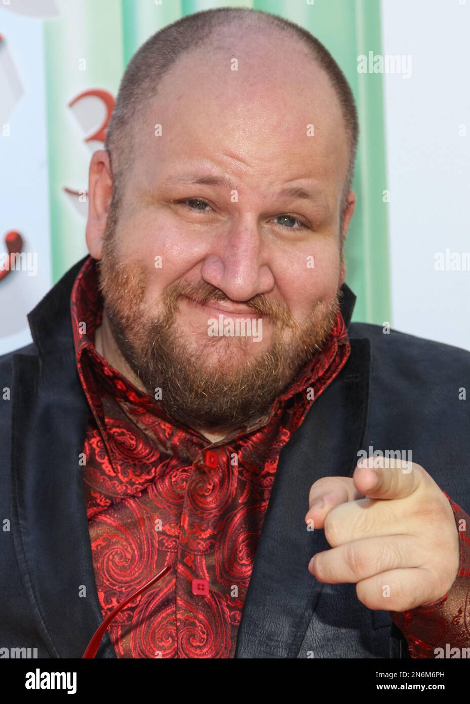 Actor Stephen Kramer Glickman arrives at the world premiere of "Wizard ...