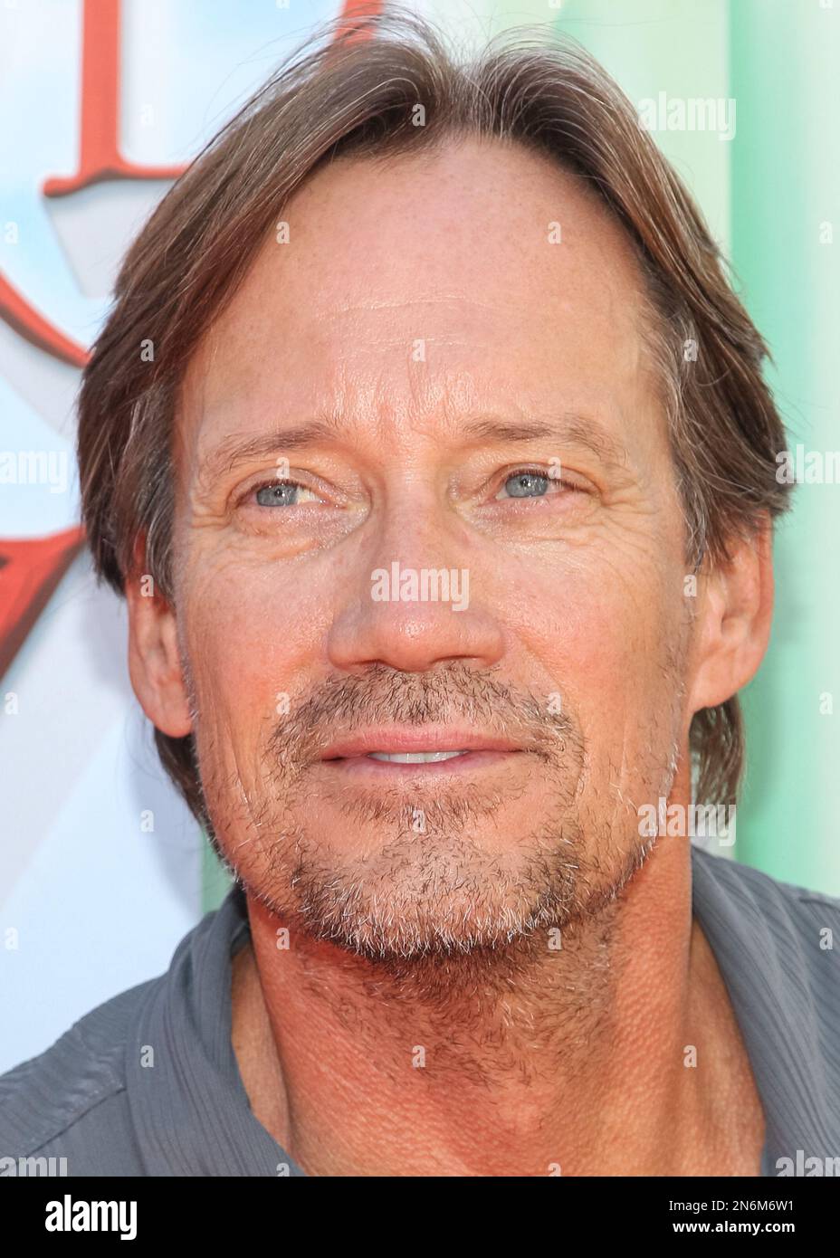 Actor Kevin Sorbo arrives at the world premiere of "Wizard of Oz" 3D at ...