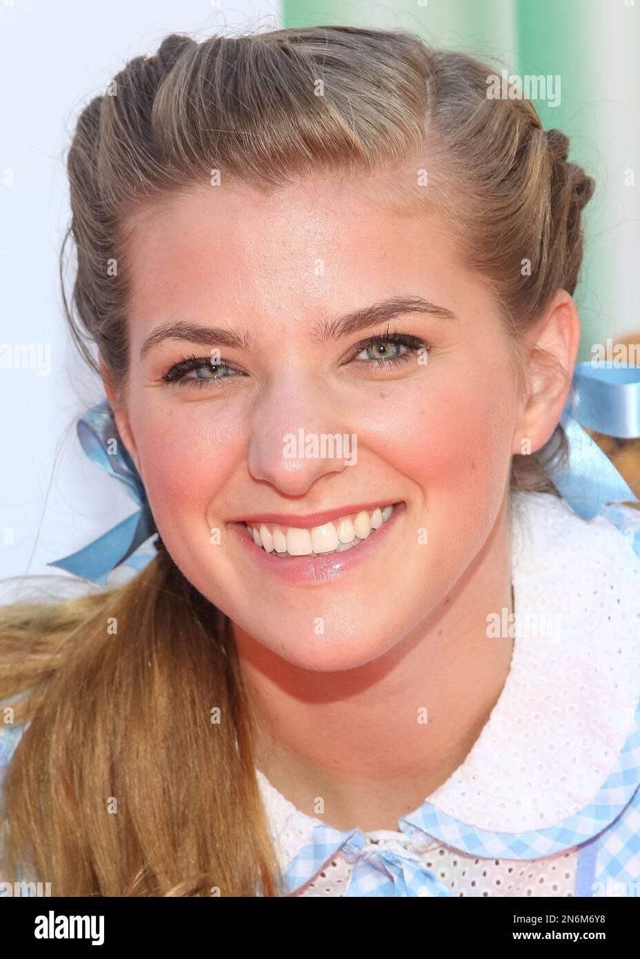 Actress Danielle Wade arrives at the world premiere of "Wizard of Oz ...