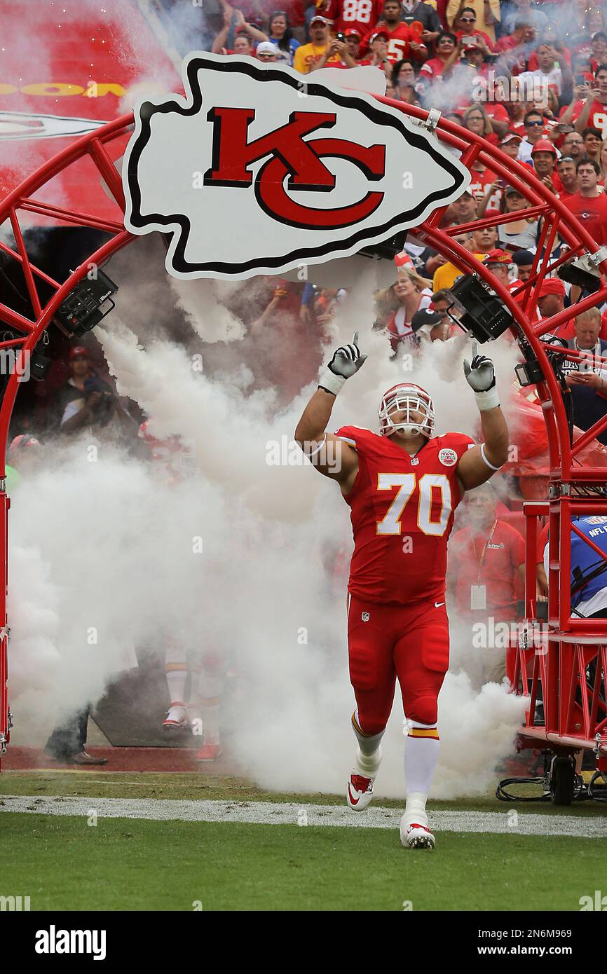 Kansas City Chiefs defensive end Mike DeVito (70) runs onto the field ...