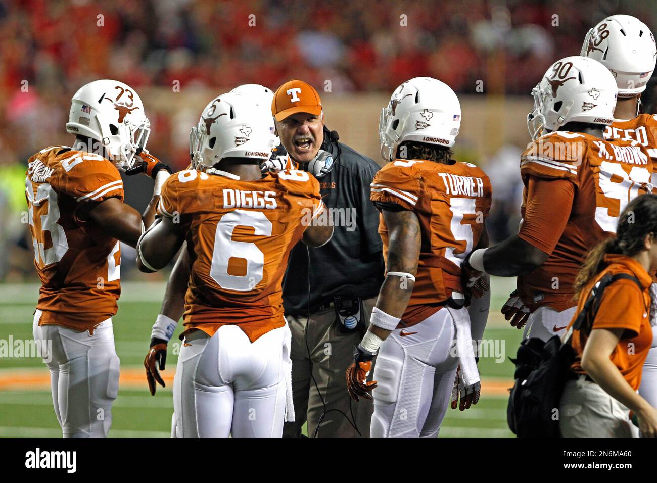 Texas assistant head coach and defensive backs coach Duane Akina ...