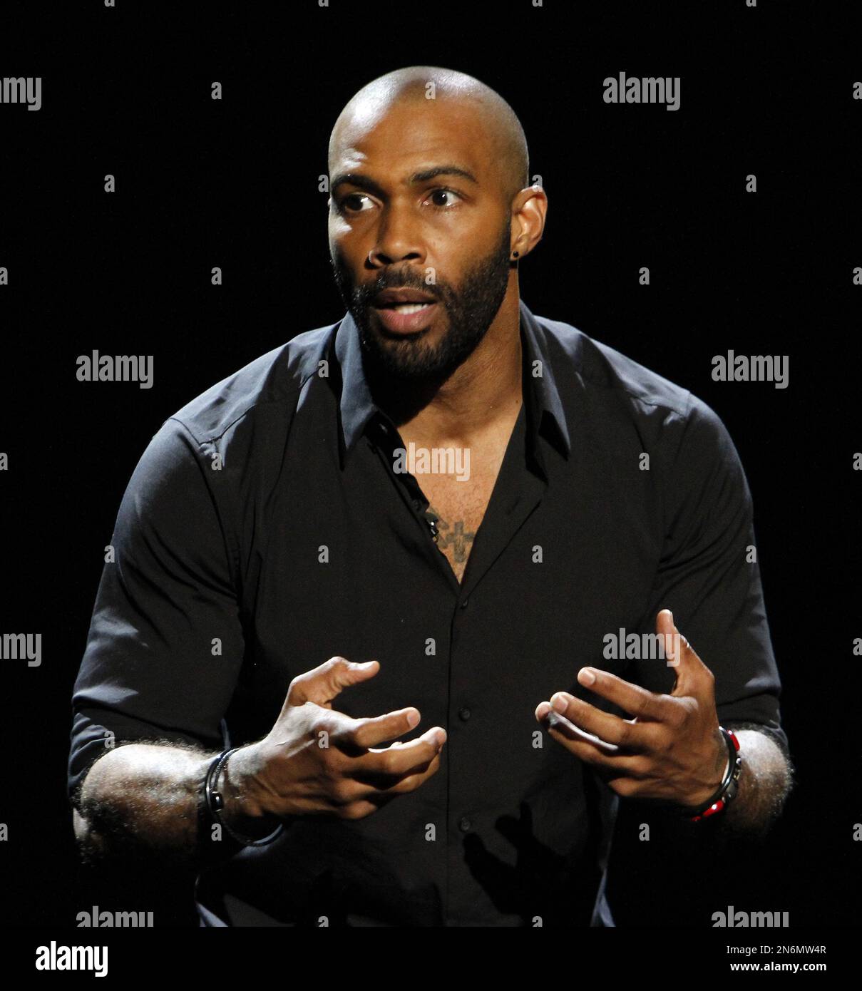 Actor Omari Hardwick performs opening poem at Lexus Presents: Verses ...