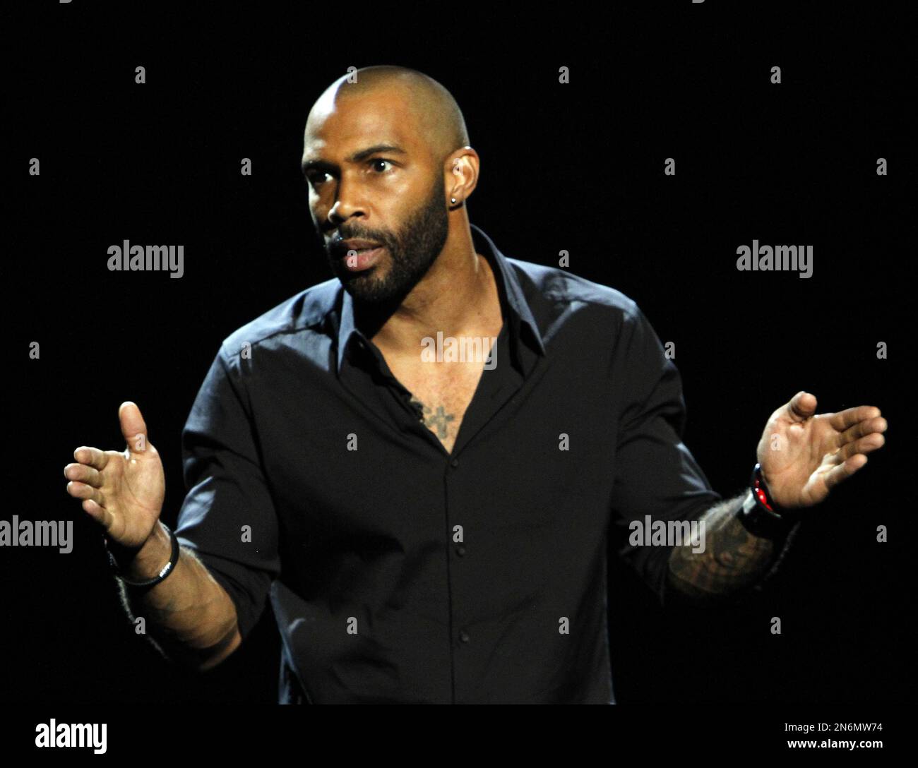 Actor Omari Hardwick performs opening poem at Lexus Presents: Verses ...