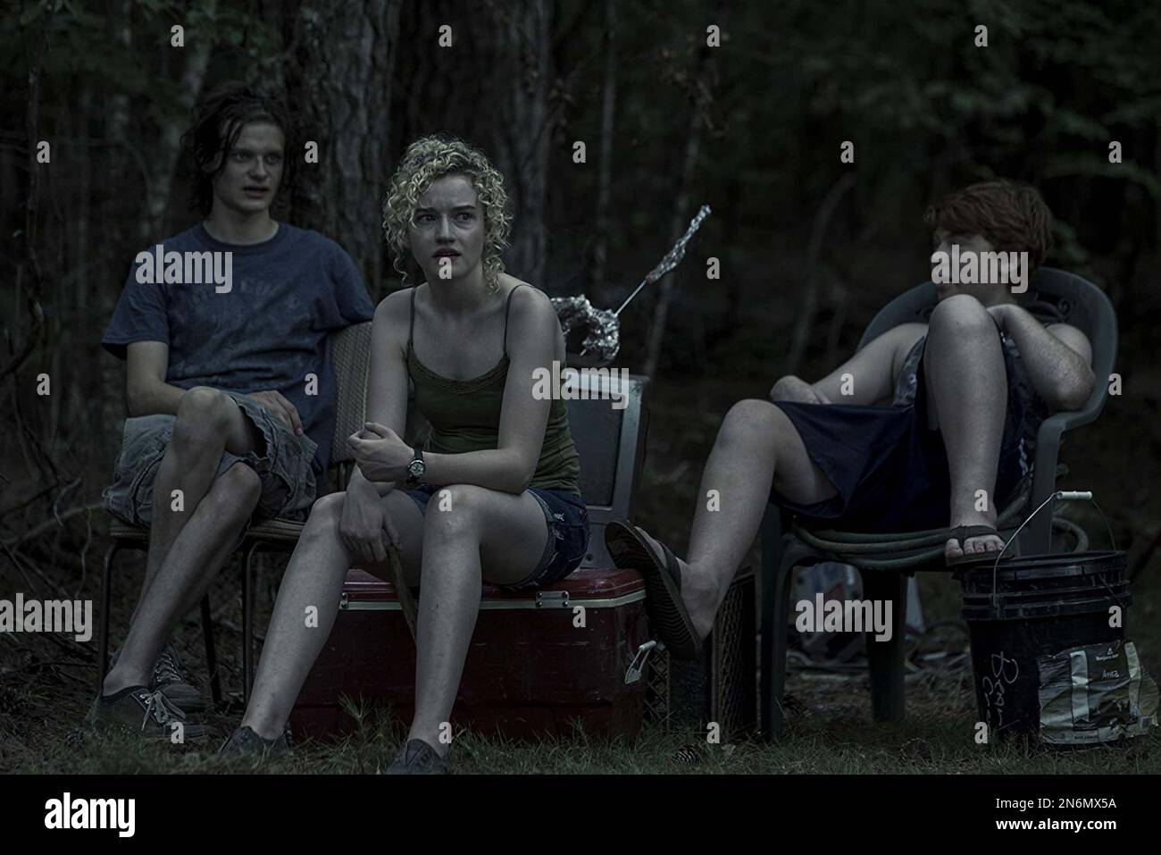 OZARK (TV) (2017-2022) CHARLIE TAHAN JULIA GARNER CARSON HOLMES NETFLIX ...