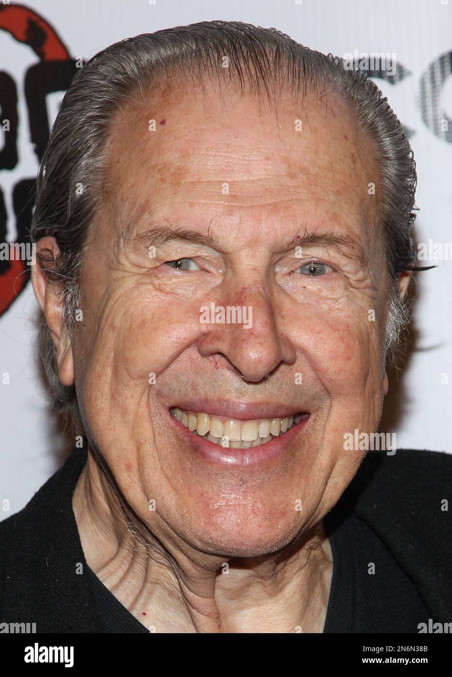 Richard Benveniste arrives at the 2nd Annual Heroes Helping Heroes ...