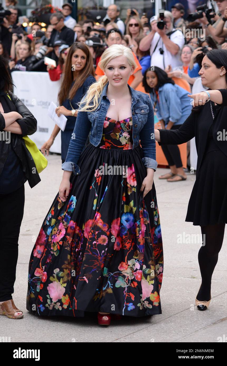 Abigail Breslin arrives at the premiere of "August: Osage County" on ...