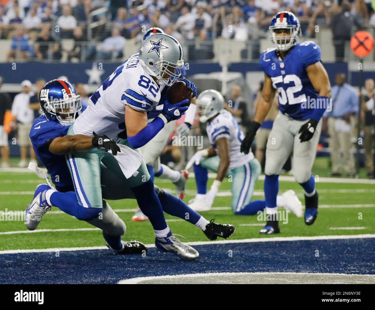 Dallas Cowboys tight end Jason Witten (82) makes a 4-yard touchdown ...