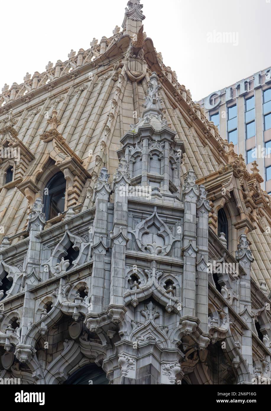 Pittsburgh Downtown: Landmark Union Trust Building was restored inside ...