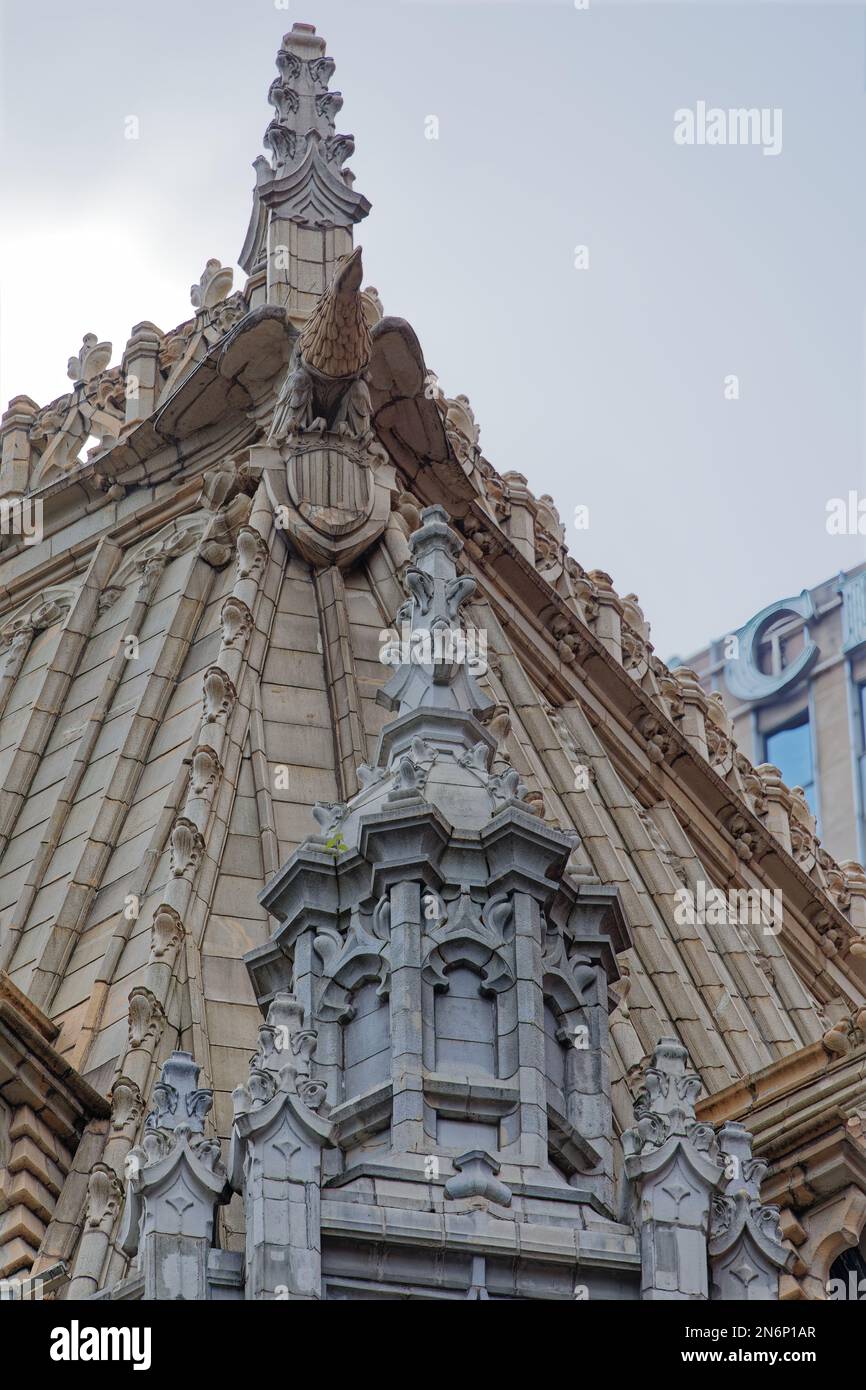 Pittsburgh Downtown: Landmark Union Trust Building was restored inside ...