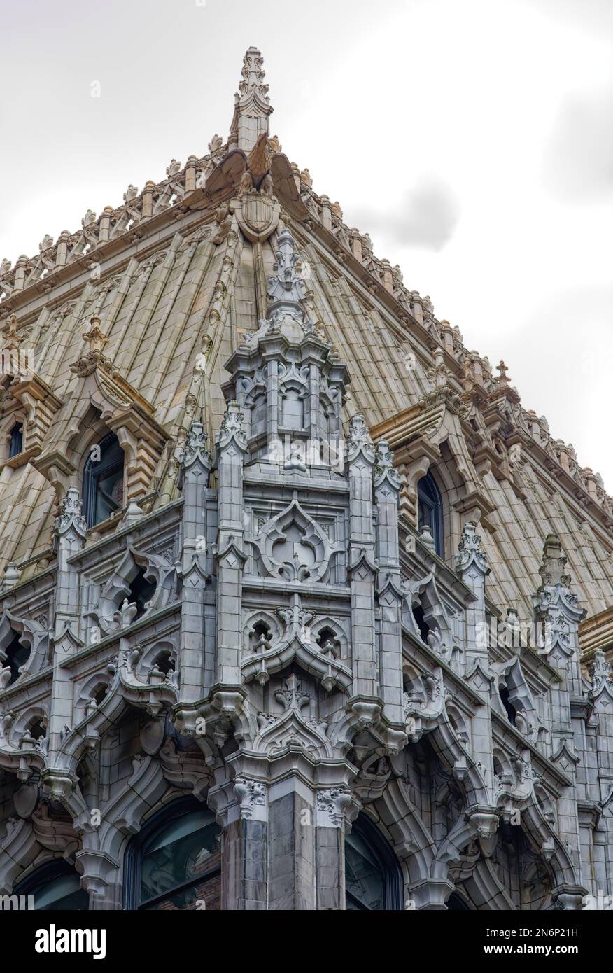 Pittsburgh Downtown: Landmark Union Trust Building was restored inside ...
