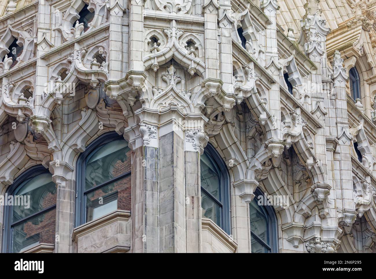 Pittsburgh Downtown: Landmark Union Trust Building was restored inside ...