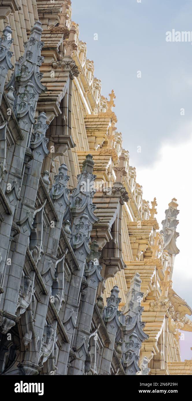 Pittsburgh Downtown: Landmark Union Trust Building was restored inside ...