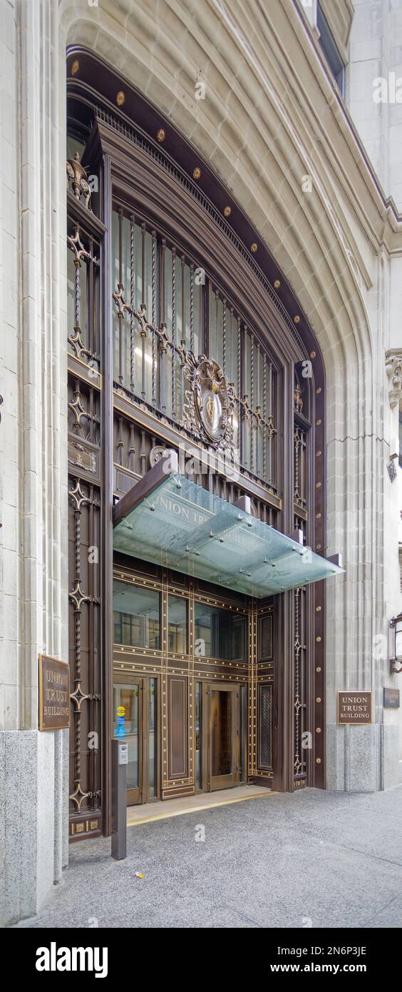 Pittsburgh Downtown: Landmark Union Trust Building was restored inside ...