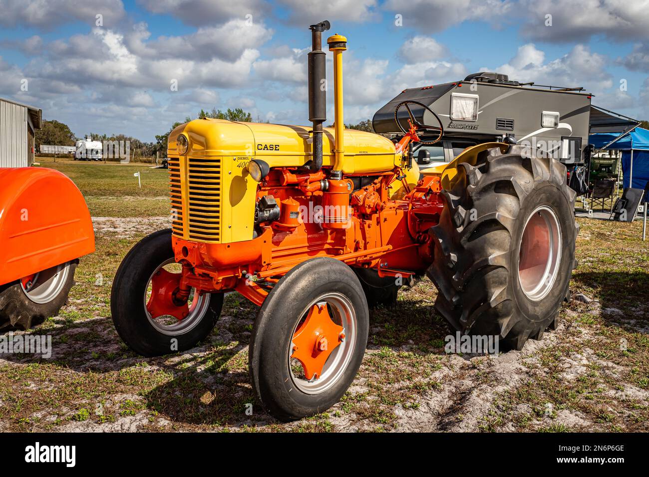 1955 case 400 diesel tractor hi-res stock photography and images - Alamy