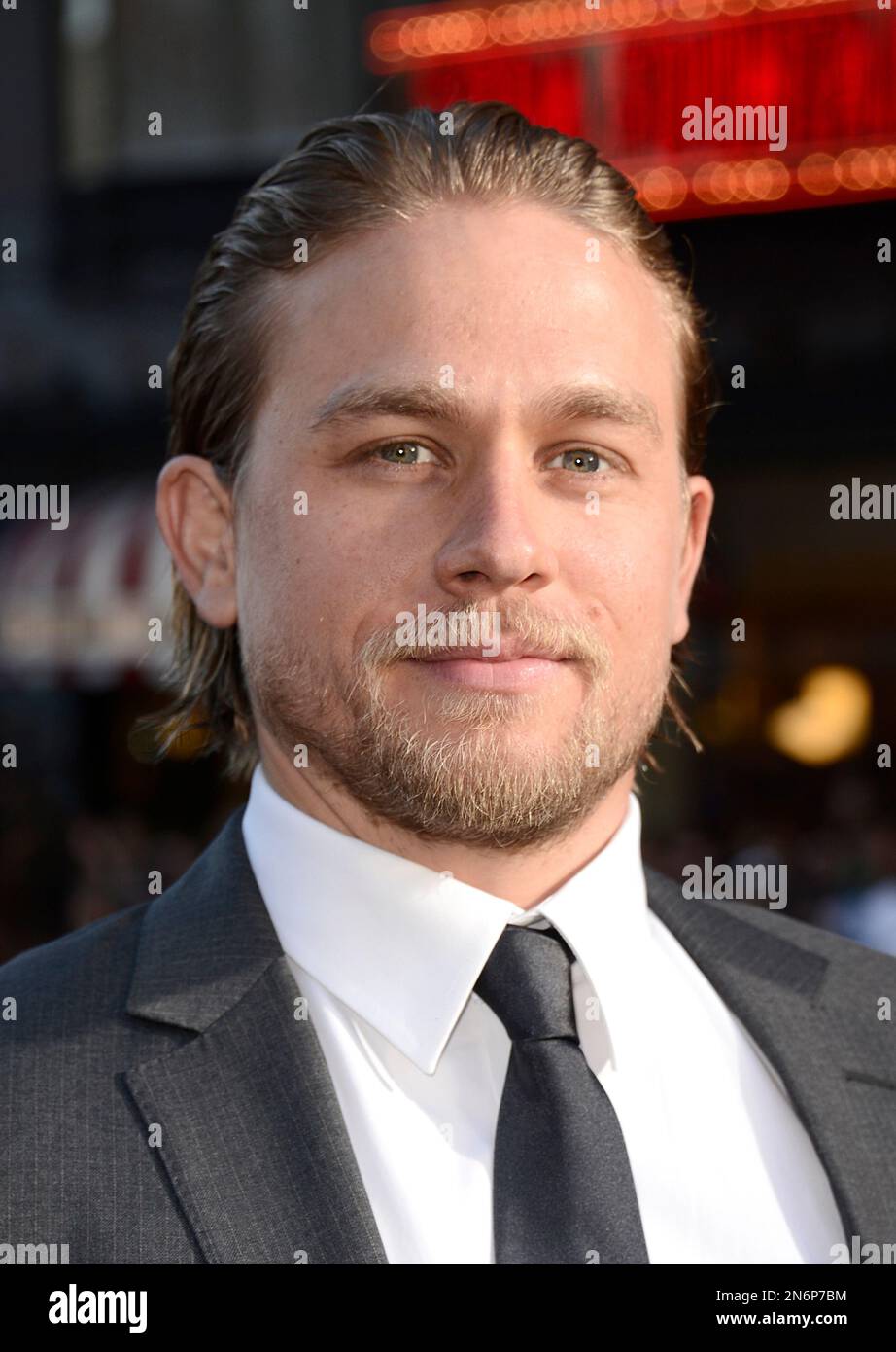 Actor Charlie Hunnam arrives on the red carpet at the season six ...