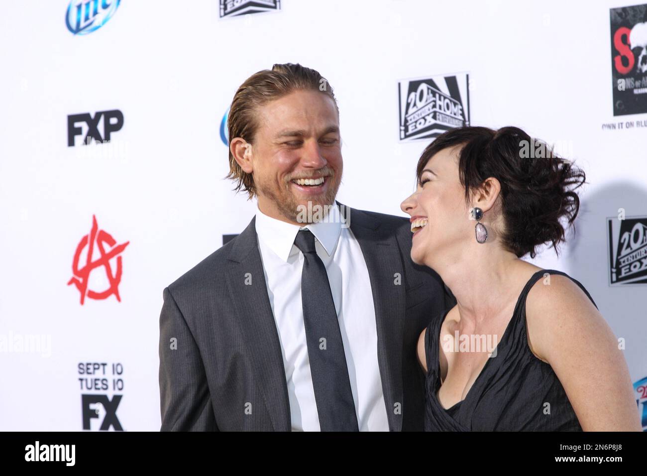 From left, actors Charlie Hunnam and Maggie Siff arrivesat the season 6 ...