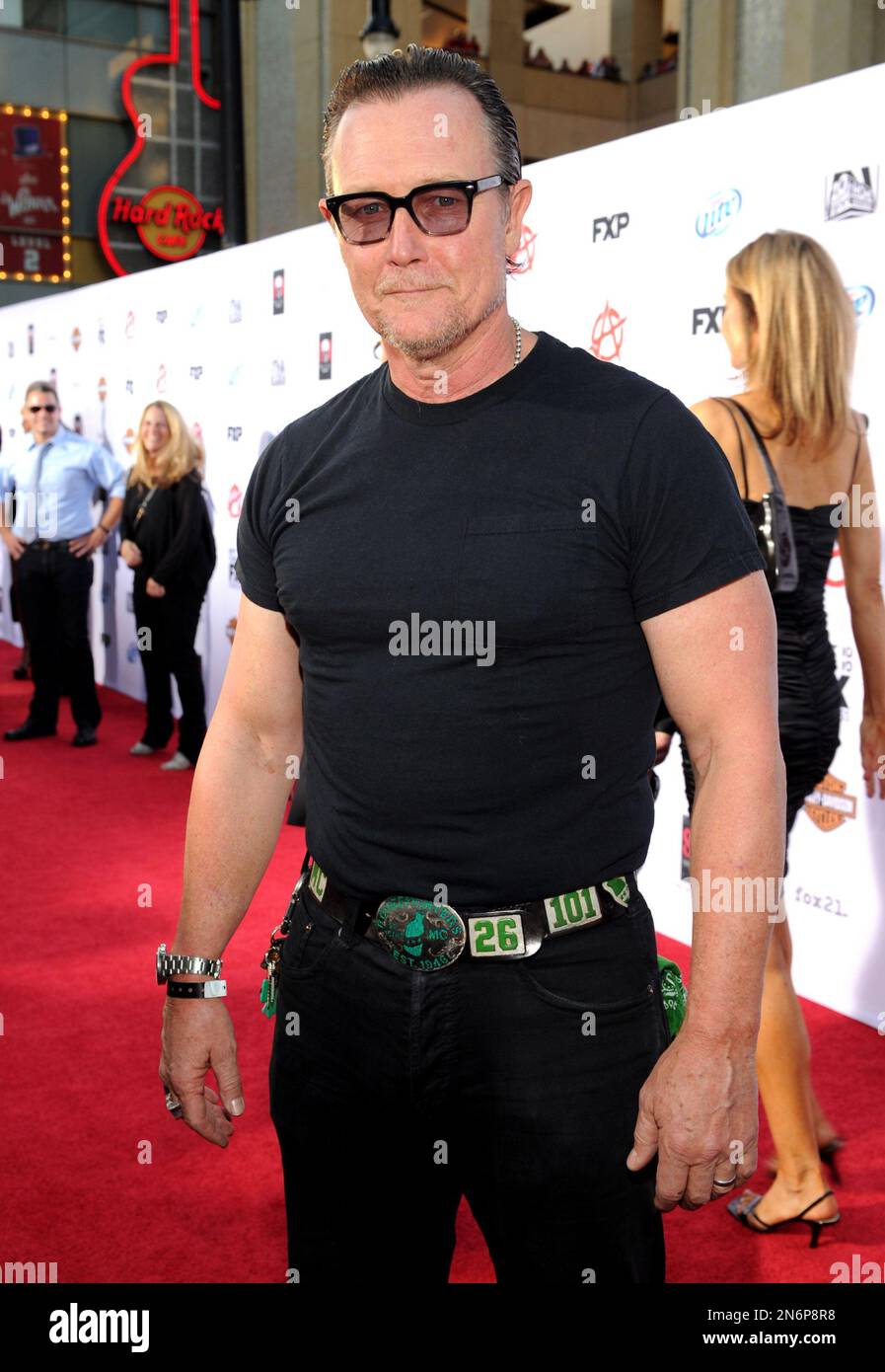 Robert Patrick arrives at FX's "Sons of Anarchy" Season 6 Premiere ...
