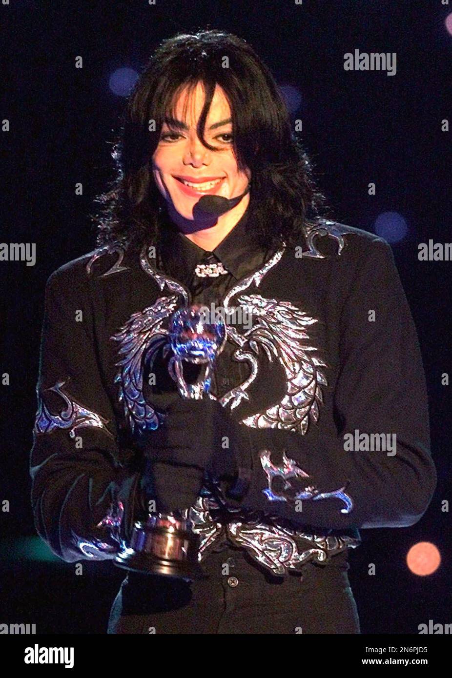 FILE - In this May 10, 2000 file photo, pop star Michael Jackson ...