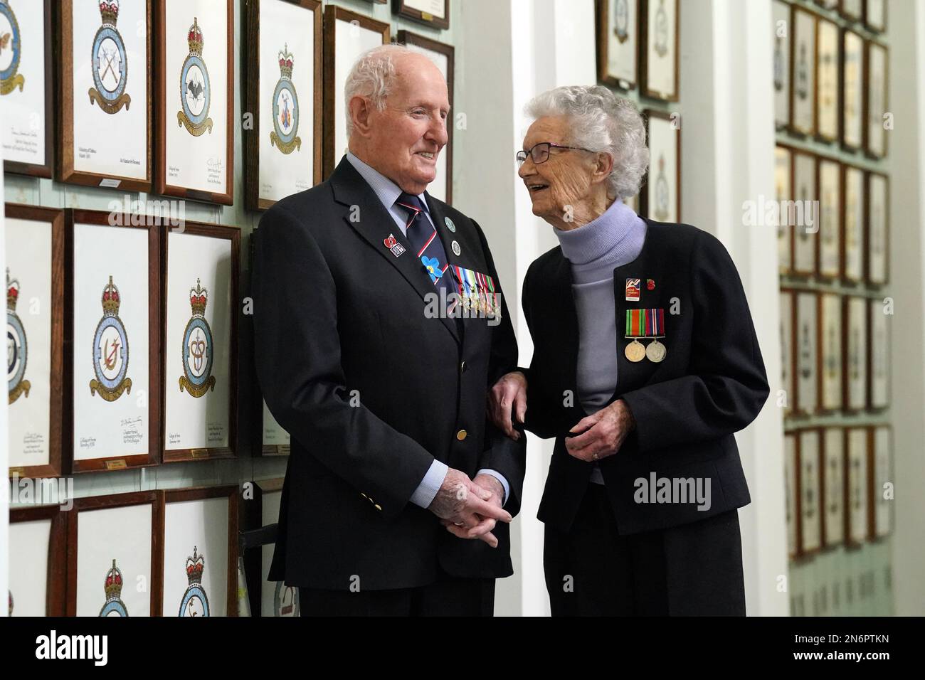 WWII veterans Norrie Bartlett, 96, of Blackwater, Hampshire (left ...