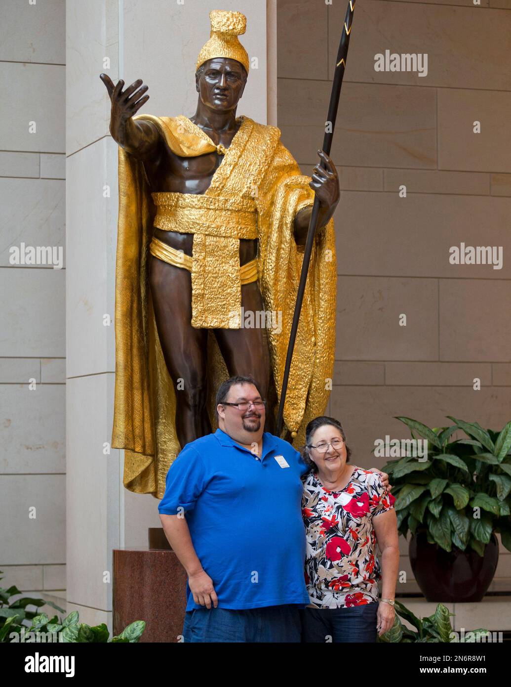 Gary Phillips Jr., and his mother, Carol Phillips, visiting the U.S ...