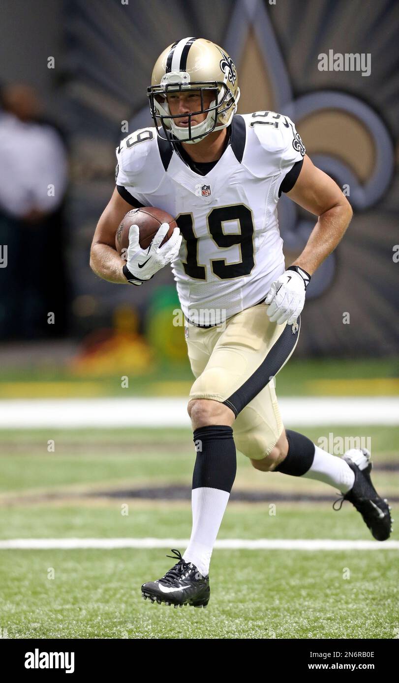 New Orleans Saints Tim Toone #19 warms up prior to his game against the ...