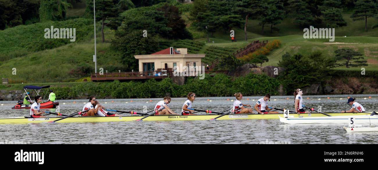 From left: Amanda Polk, Kerry Simmonds, Emily Regan, Lauren ...