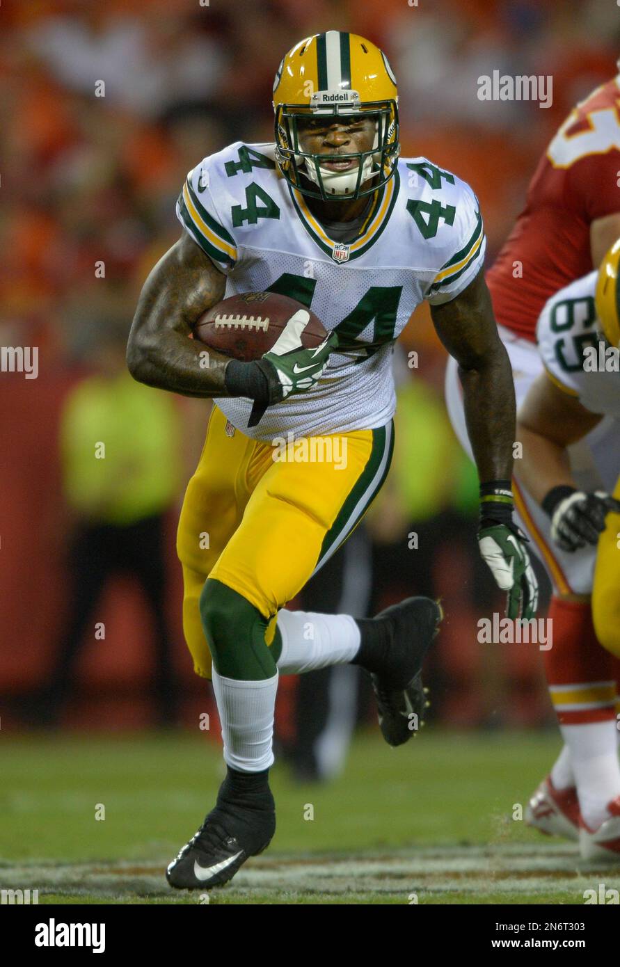 Green Bay Packers running back James Starks (44) runs against the ...
