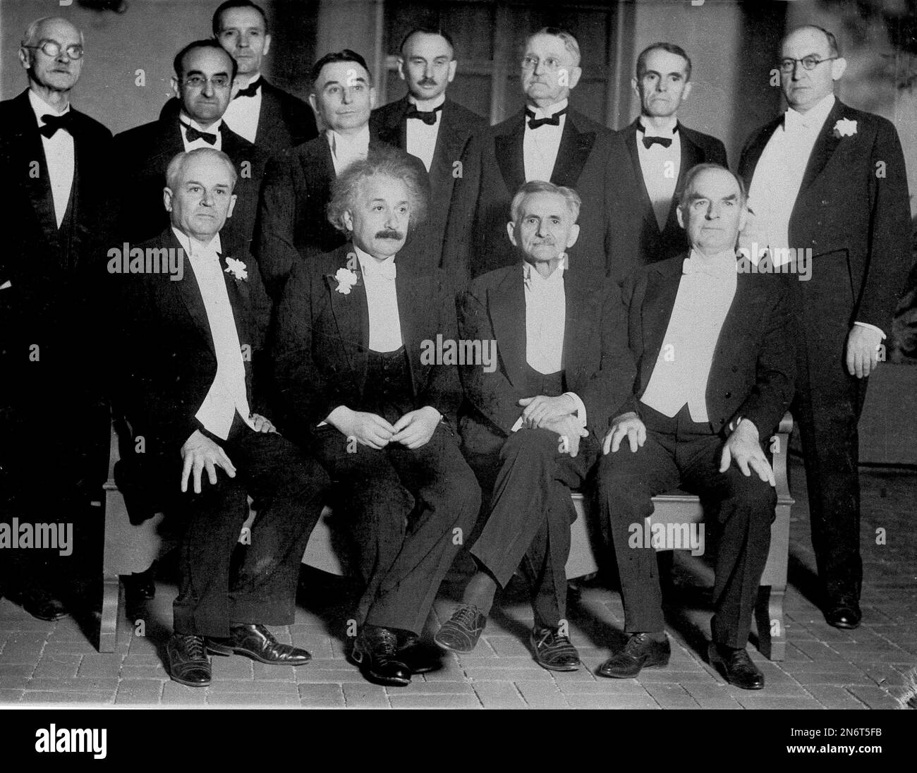 Group gathered at the Athenaeum dinner in Pasadena, Calif., to pay ...