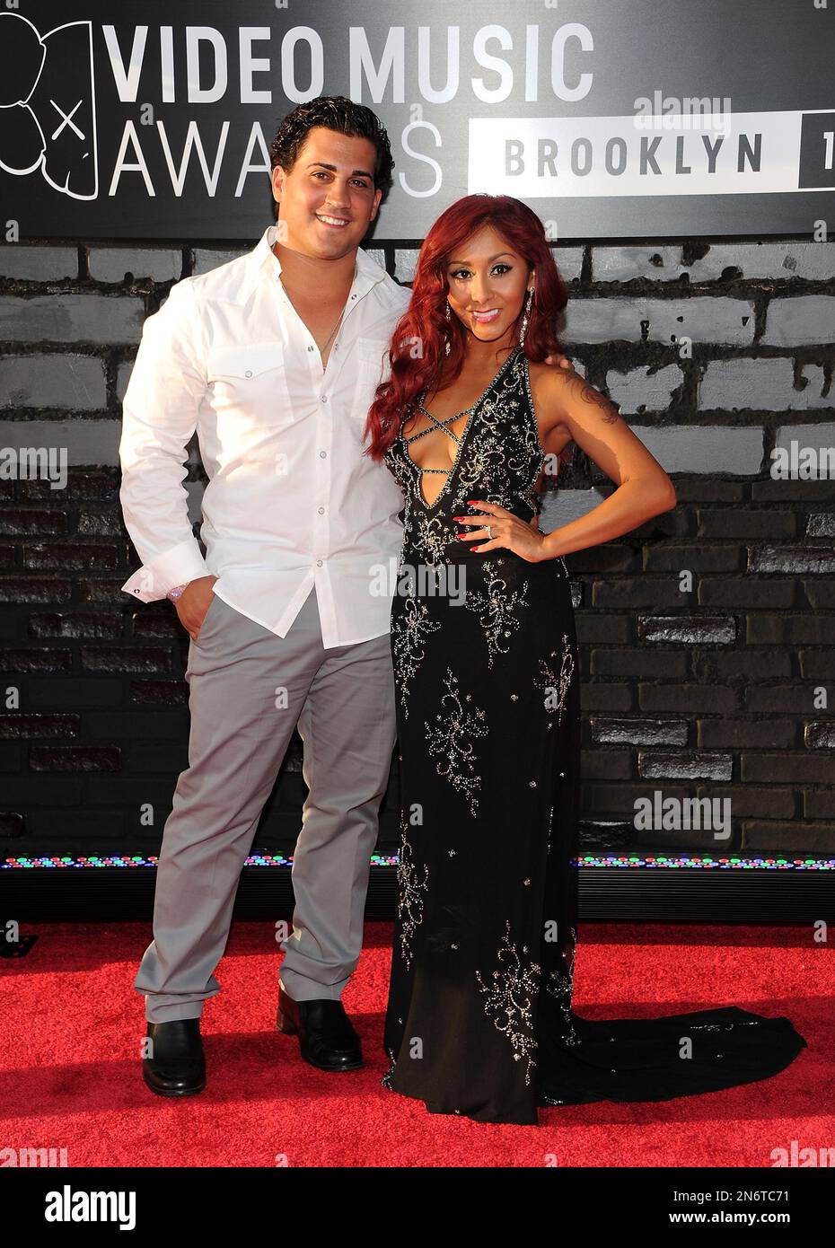 Nicole 'Snooki' Polizzi and Jionni LaValle arrives at the MTV Video ...