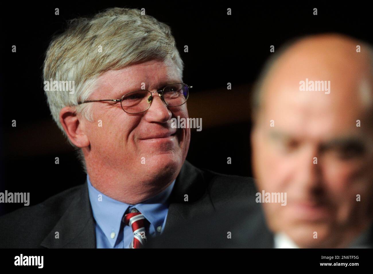 Inductee Dave Casper, A former Notre Dame player, smiles during the ...