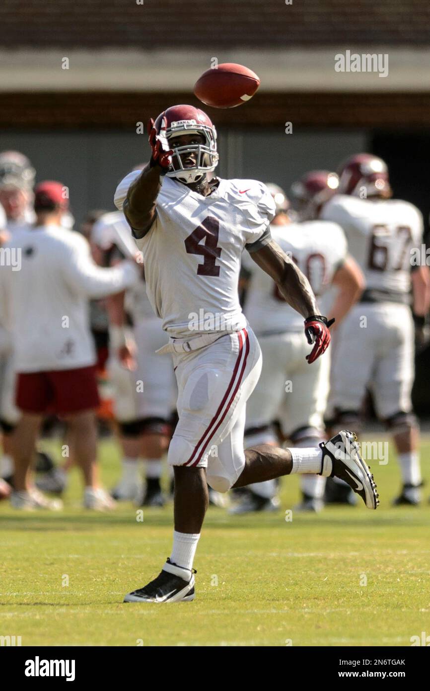 Alabama running back T.J. Yeldon (4) catches a pass in play-action ...