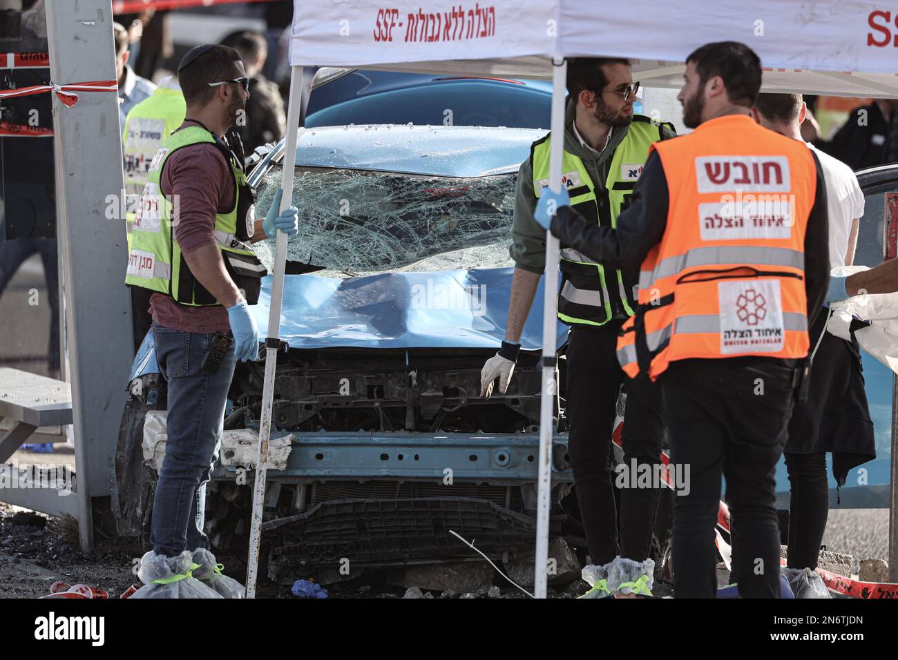 Jerusalem, Israel. 10th Feb, 2023. Israeli emergency responders work on ...