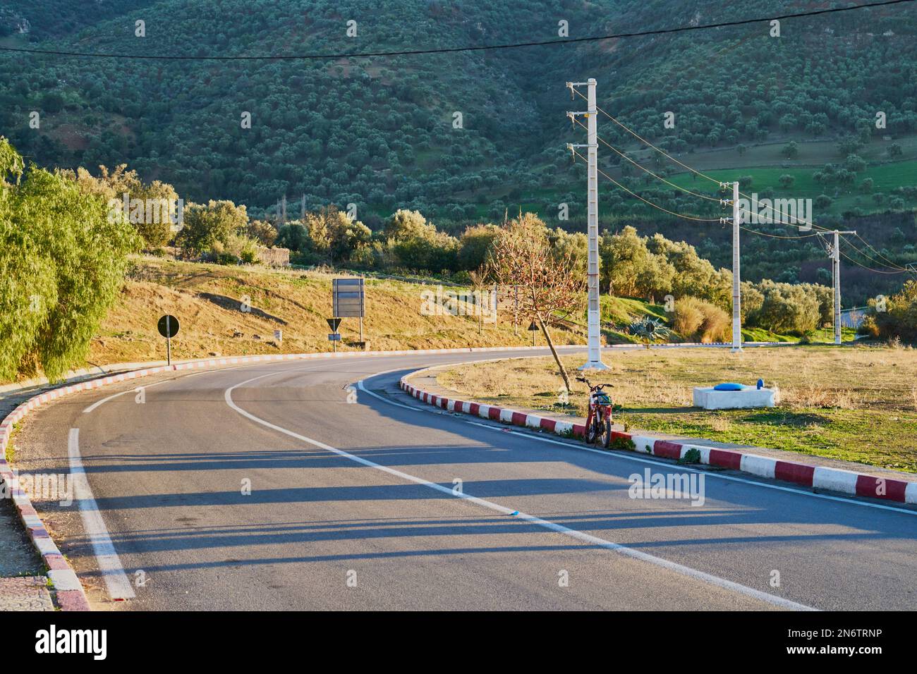 Mosque road sign hi-res stock photography and images - Alamy