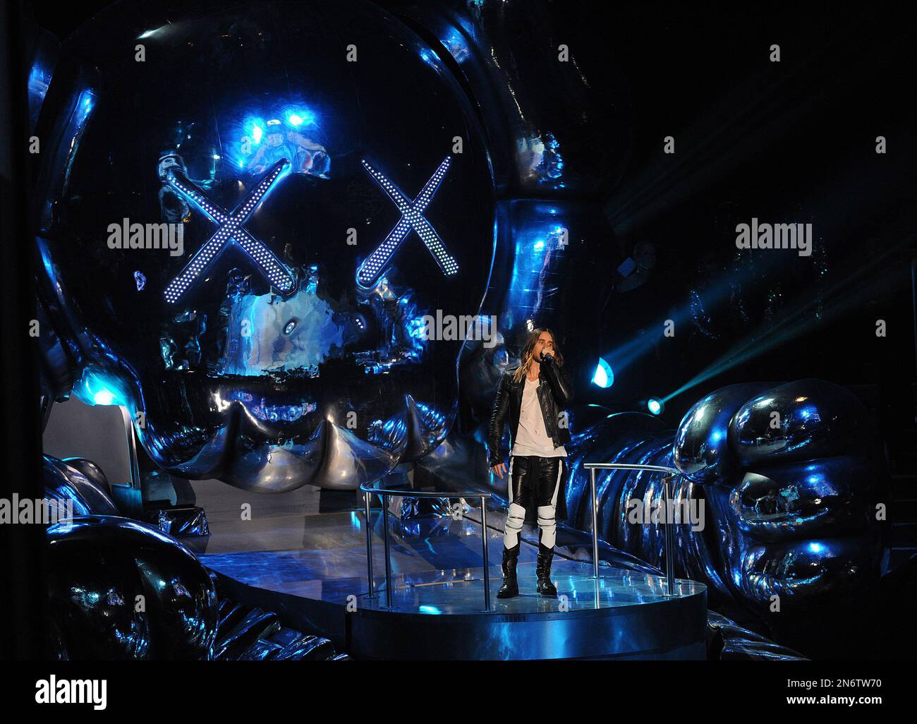 Jared Leto onstage during the 2013 MTV Video Music Awards at the ...