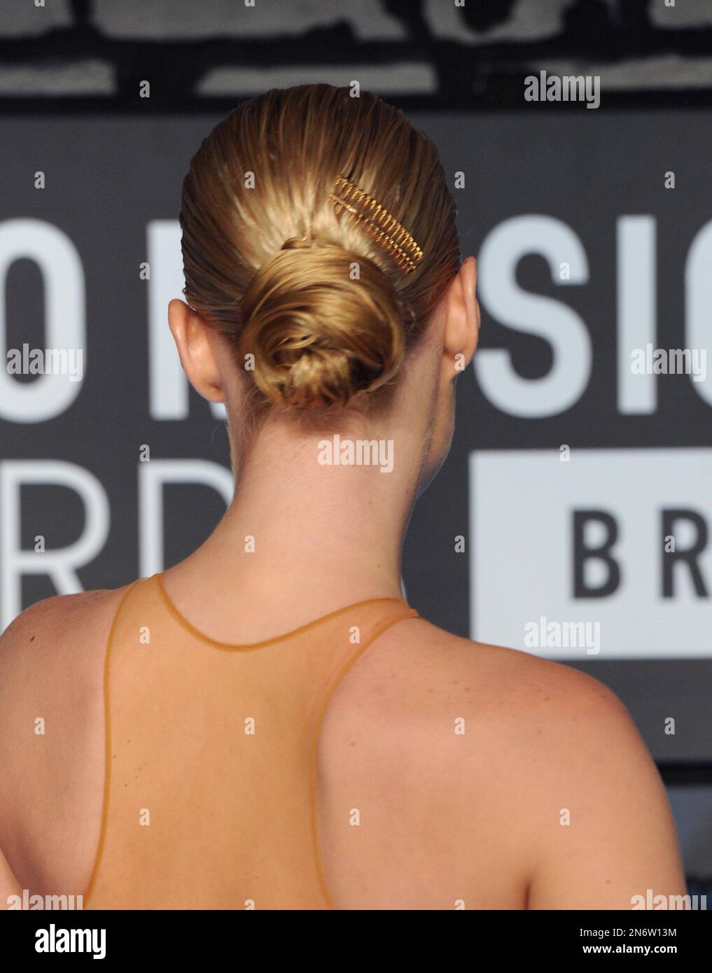 Iggy Azalea arrives at the MTV Video Music Awards on Sunday, Aug. 25 ...