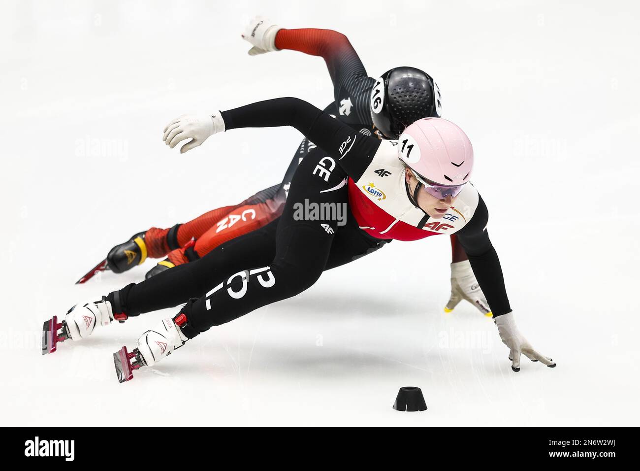 DORDRECHT - 10/02/2023, Natalia Maliszewska (POL) in action in the 500 ...
