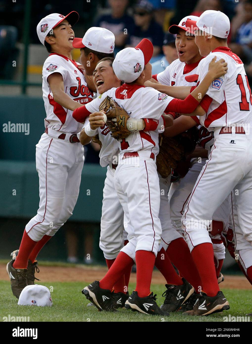 The Tokyo, Japan, Little League team celebrates after a 6-4 win over ...