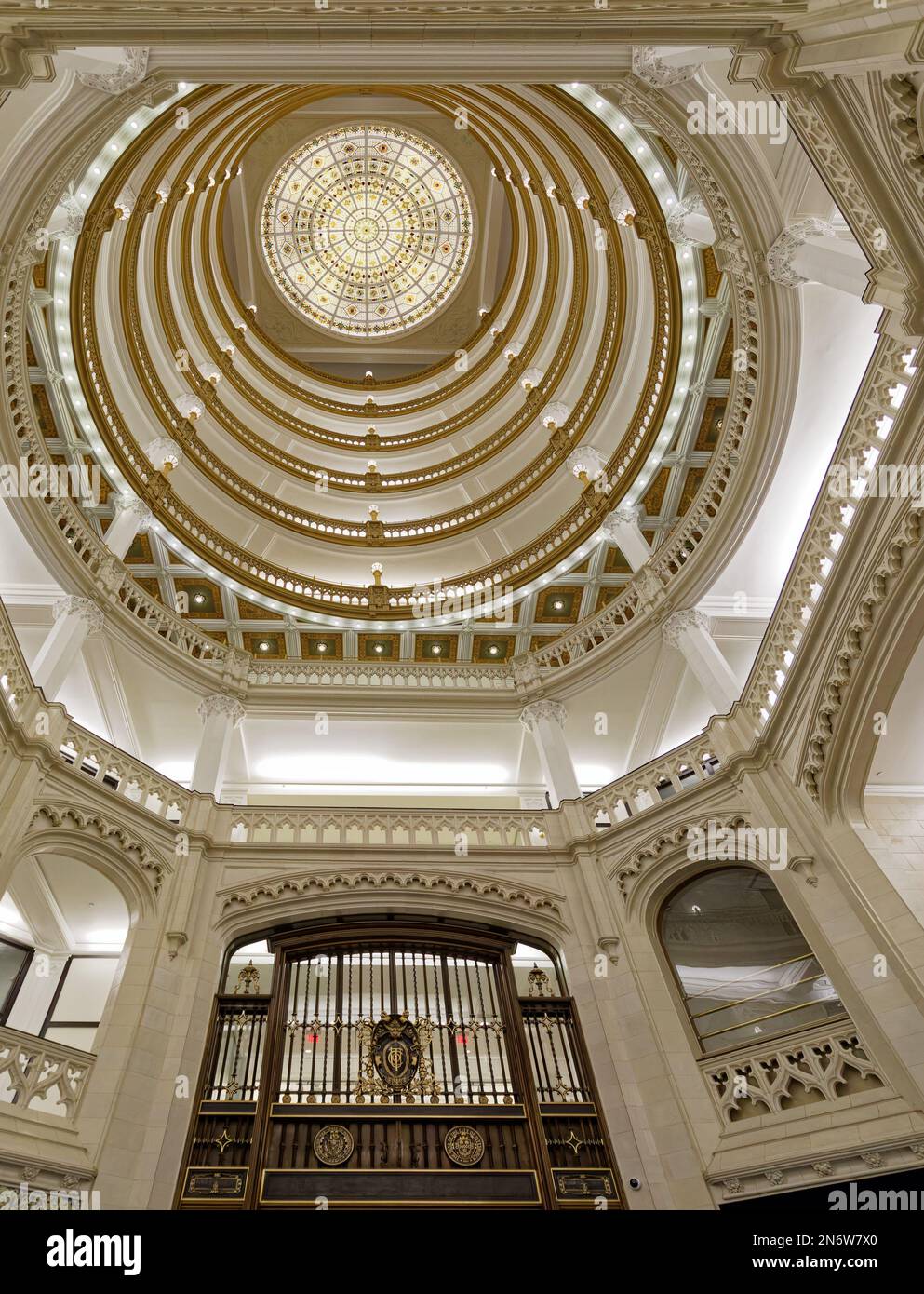 Pittsburgh Downtown: A 10-story rotunda, capped by a stained glass ...
