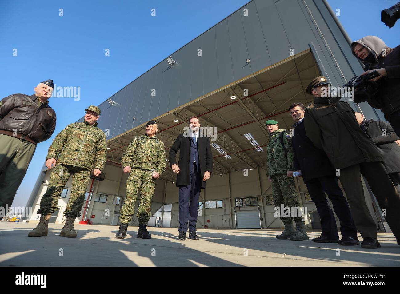 Uh 60m hi-res stock photography and images - Alamy