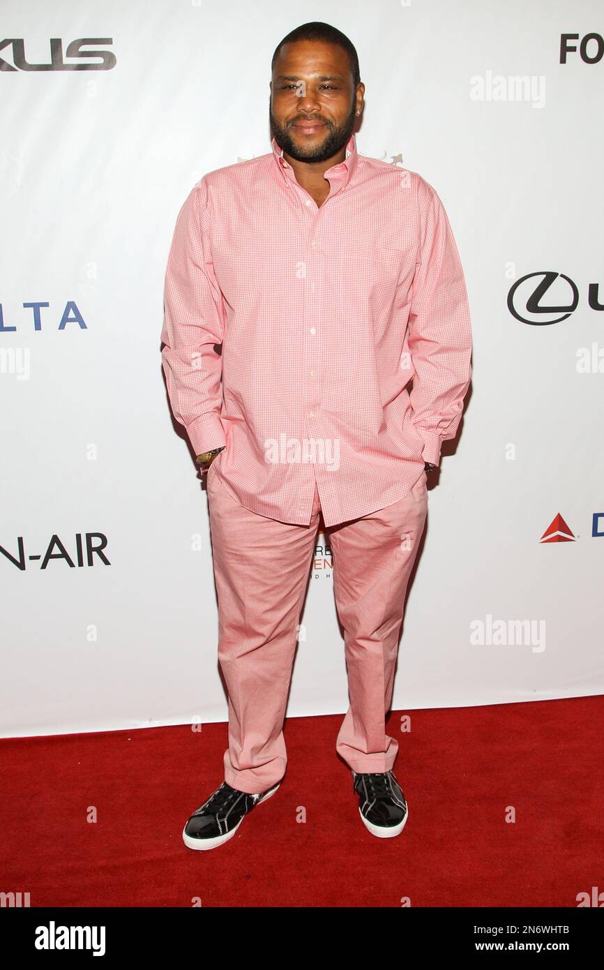 Actor Anthony Anderson arrives at the LA Food and Wine Festival's Festa ...