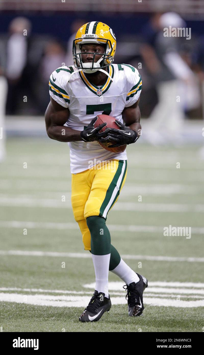 Green Bay Packers wide receiver Alex Gillett (7) warms up before the ...