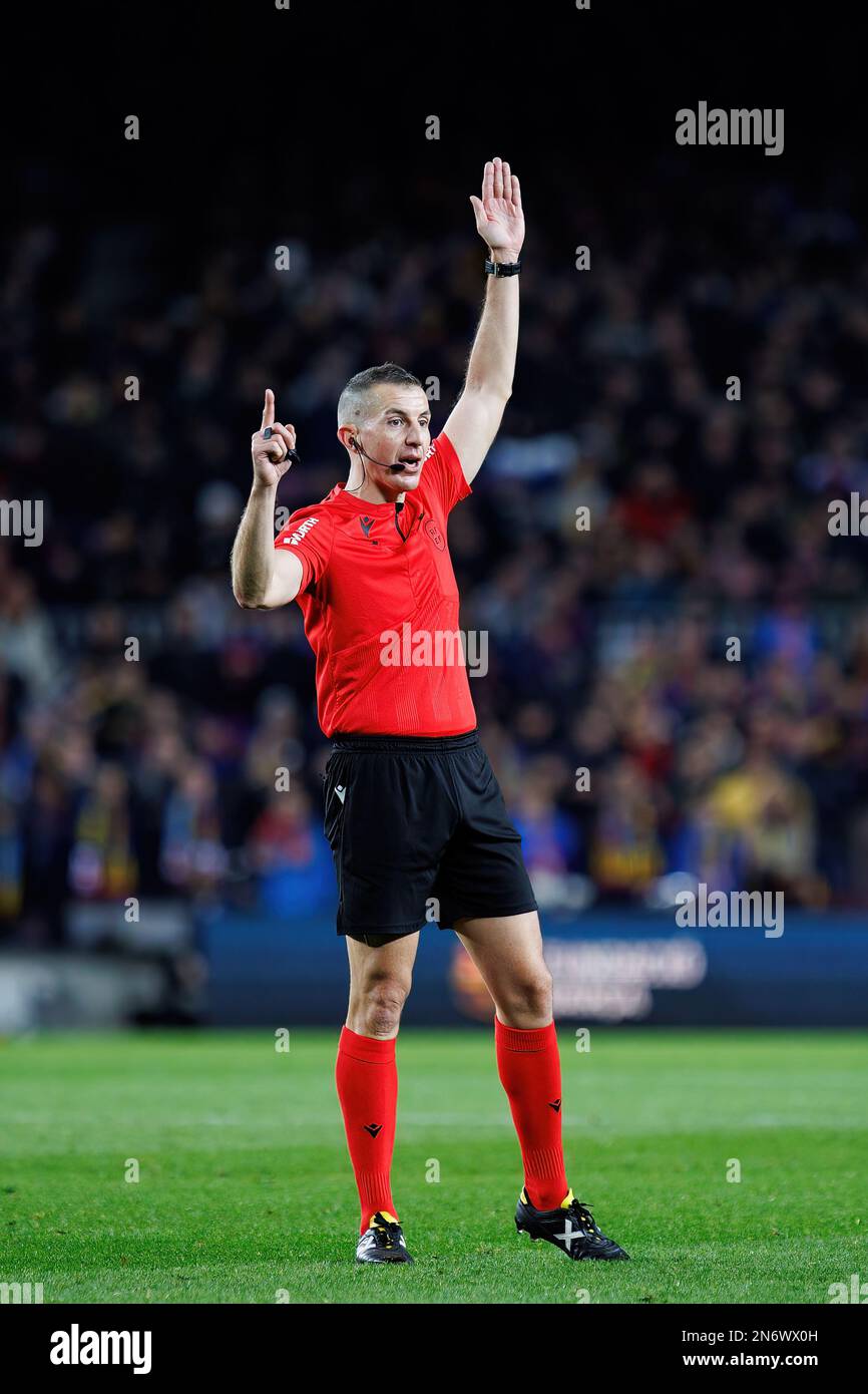 BARCELONA - JAN 23: The referee Iglesias Villanueva in action during ...