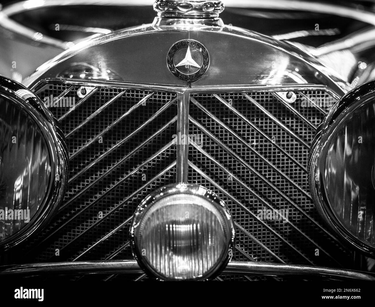 Mercedes benz antique Black and White Stock Photos & Images - Alamy