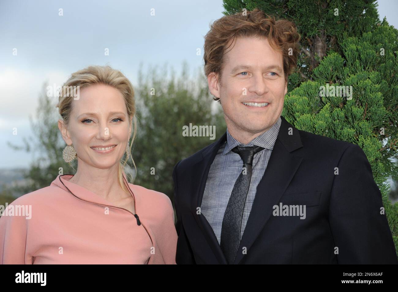 Anne Heche, left, and James Tupper arrive at the Oceana’s Annual ...