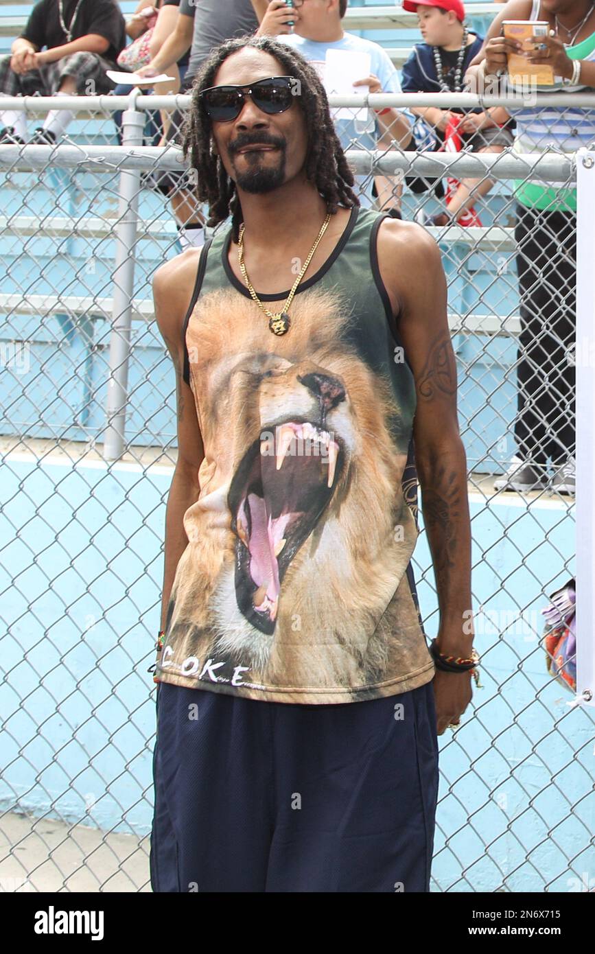 Recording artist Snoop Dogg attends the 1st Annual Athletes vs. Cancer ...