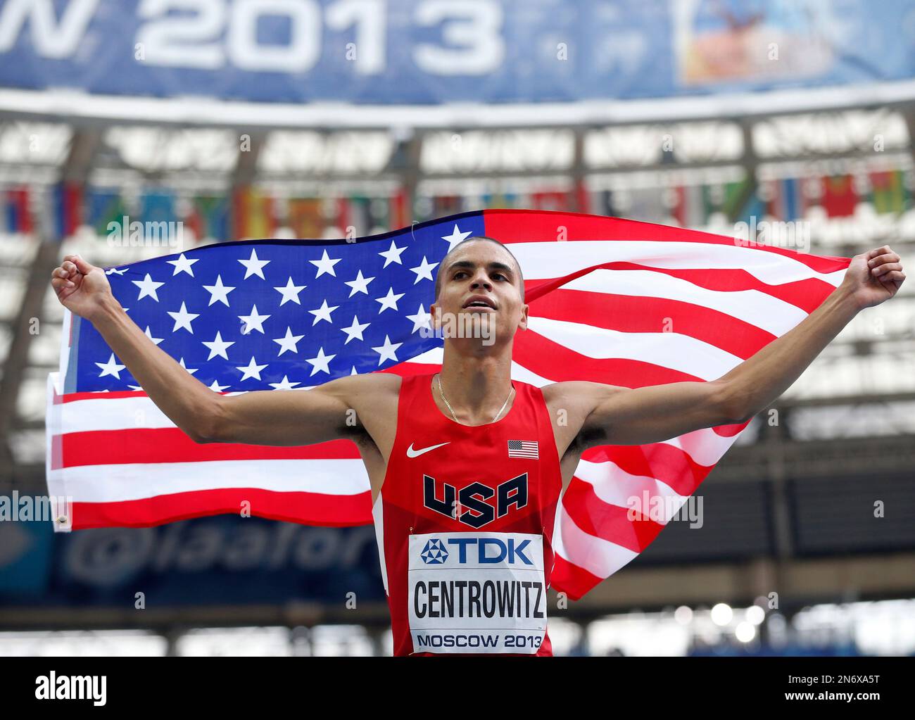 United States' Matthew Centrowitz celebrates winning the silver in the ...